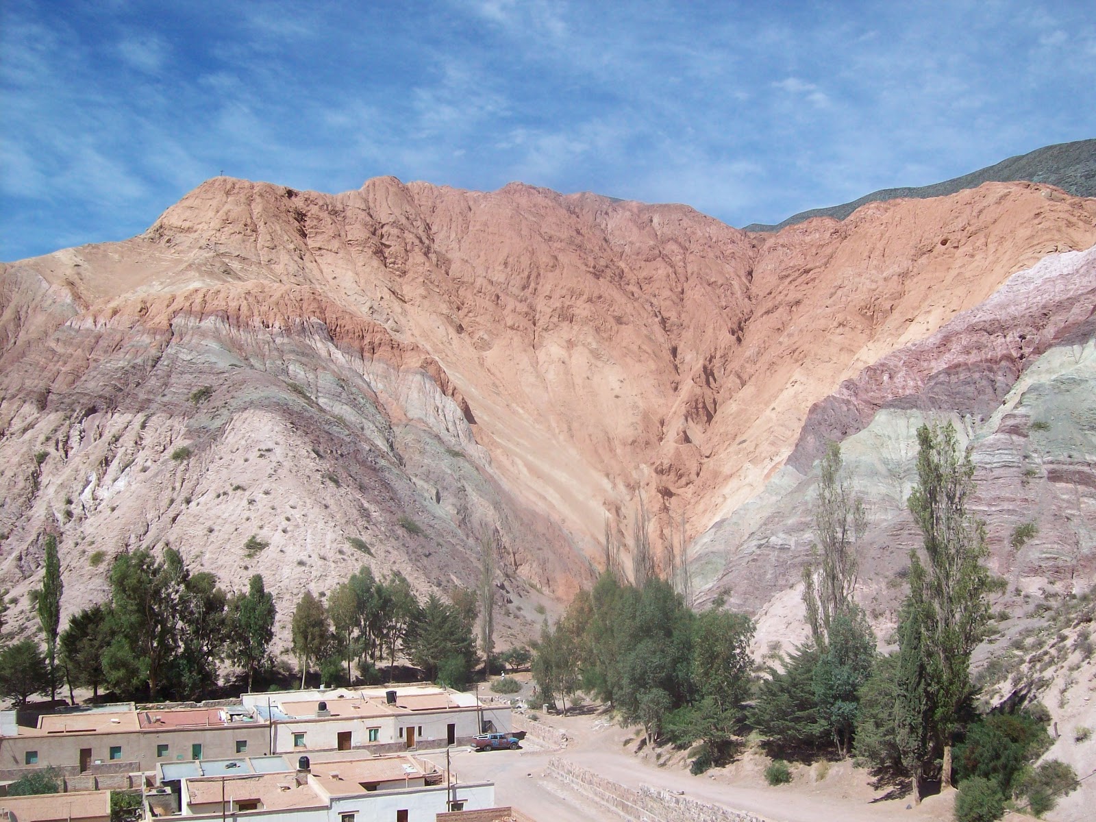 Viajar es mi destino: 3-Purmamarca, fiesta y colorido