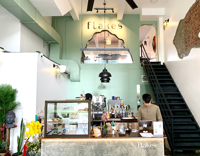 Flakes @ The Hub SS2 (Flaky Flakes~) - The Tan Yiek