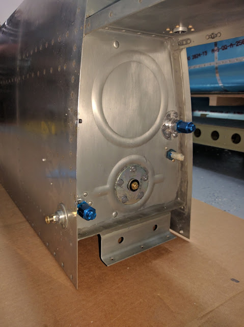 Damazio family's RV-10 project: Fuel tank assembly complete