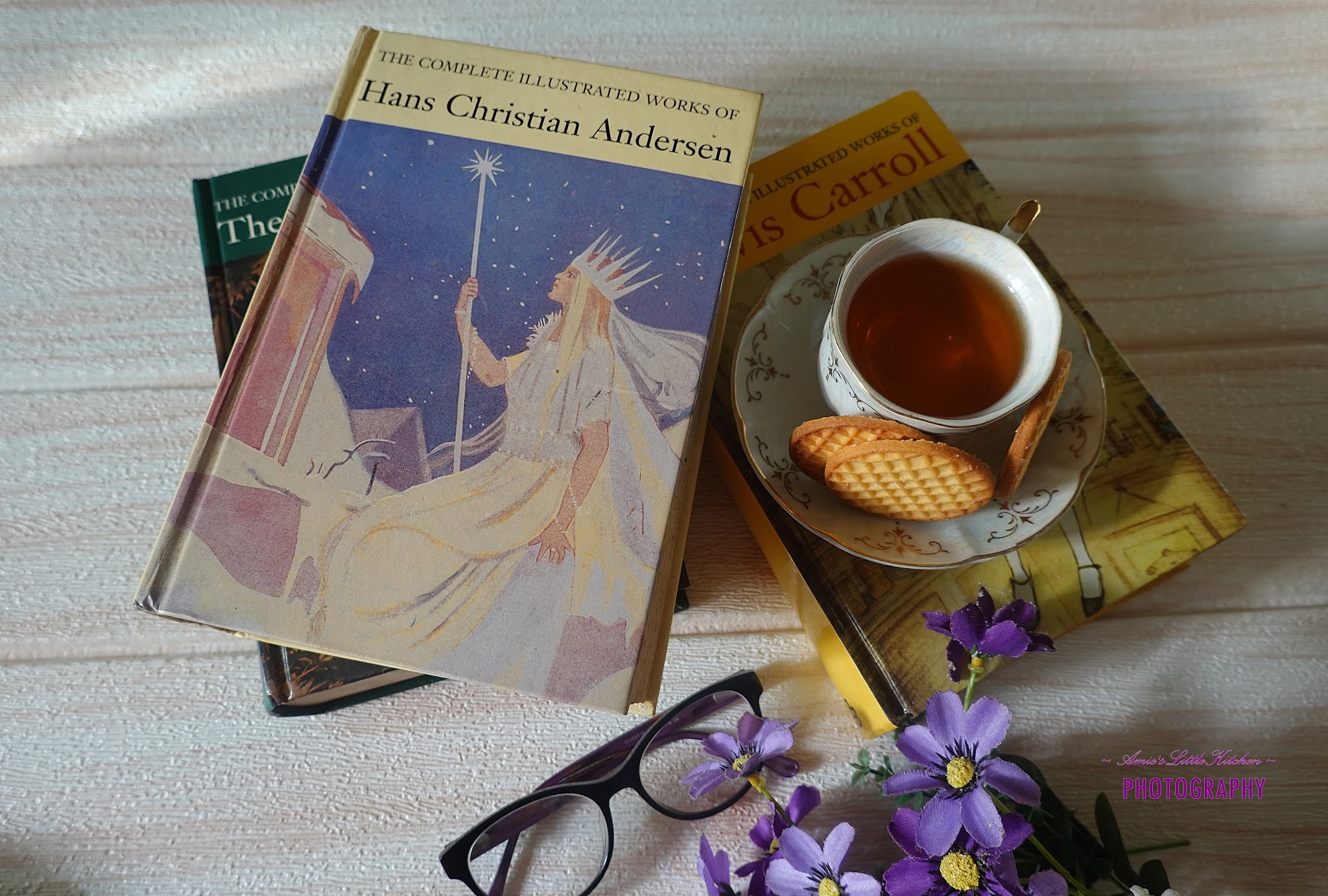 Secawan Teh & Classic Fairy Tales - Amie's Little Kitchen