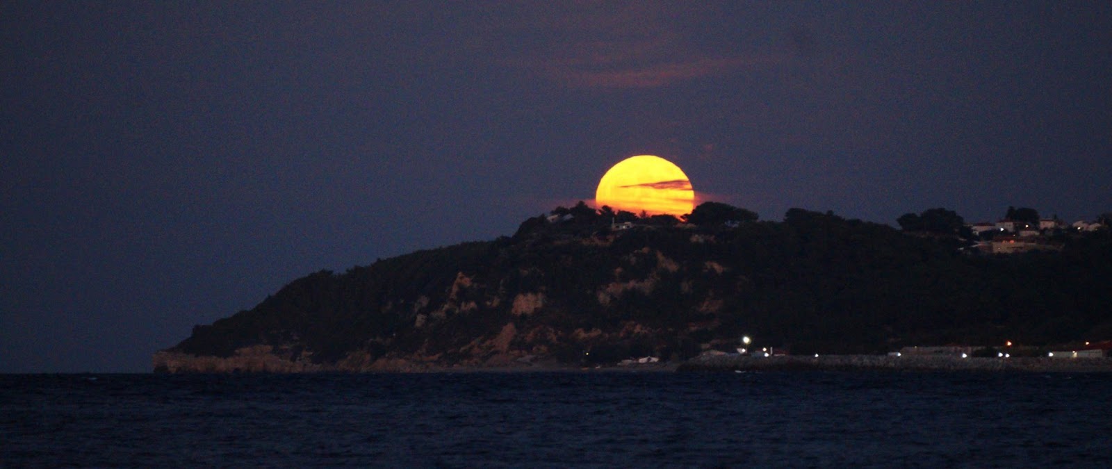 The passion of colors: full moon in Greece!