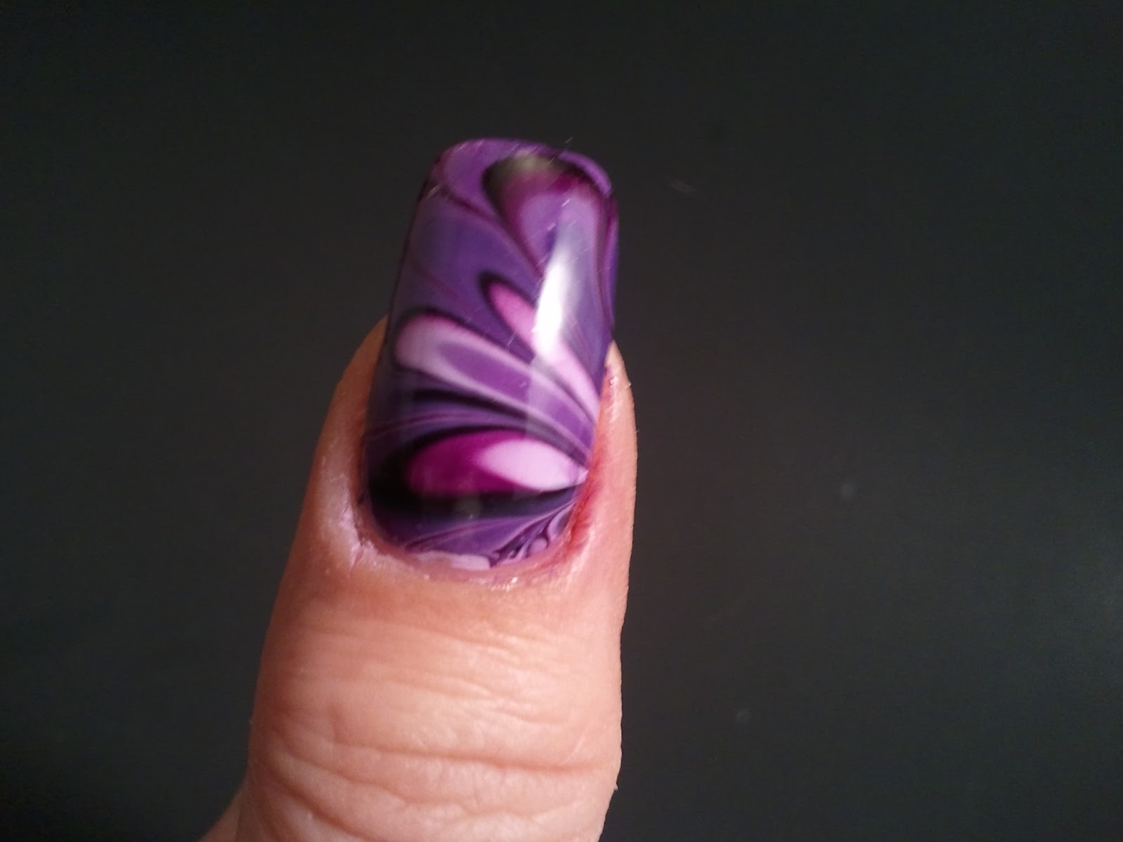 Glittery Fingers & Sparkling Toes: Ombre Water Marble