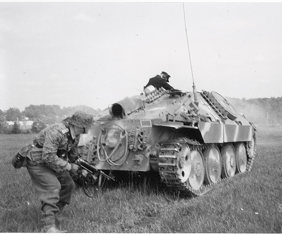 Hetzer (Jagdpanzer 38) ~ BERGHOFDAY