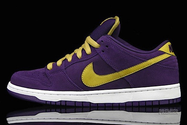 SNEAKERS ALL YOU WANT: Nike SB Dunk Low Crown Royal