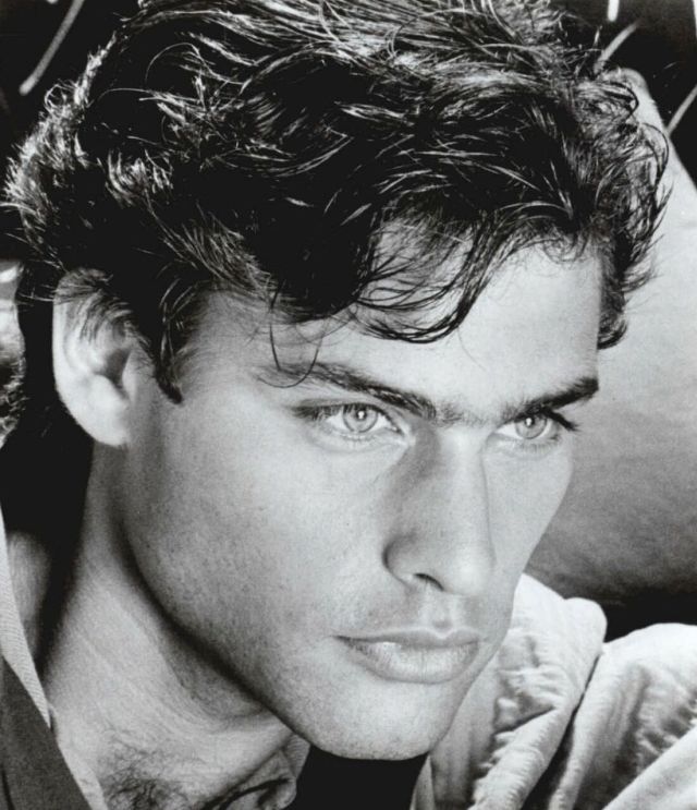 Favorite Hunks & Other Things: Russell Todd in Club V.R.