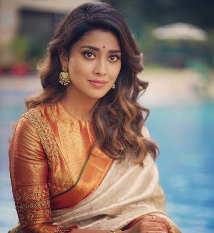 Shriya Saran 20 latest instagram images download in 2020