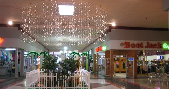 MALL HALL OF FAME