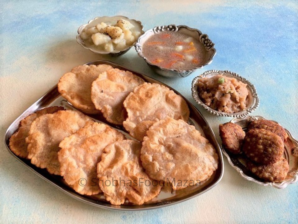 Shobha's Food Mazaa: ROTI / PURI - WITH SHINGARA FLOUR( Vrat ka Khana)