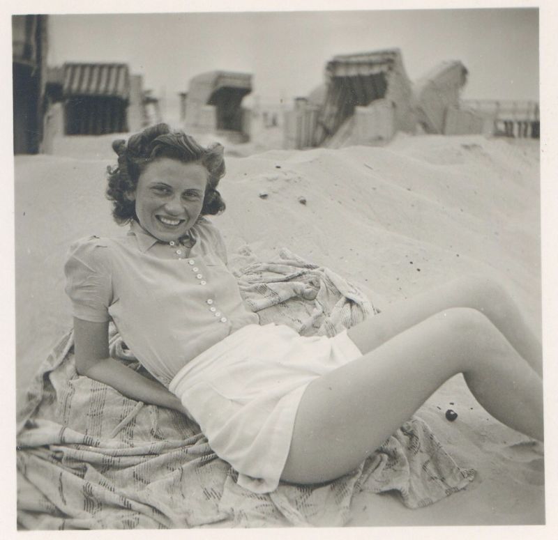 33 Found Snapshots of Glamorous Girls in the Early 20th Century ...