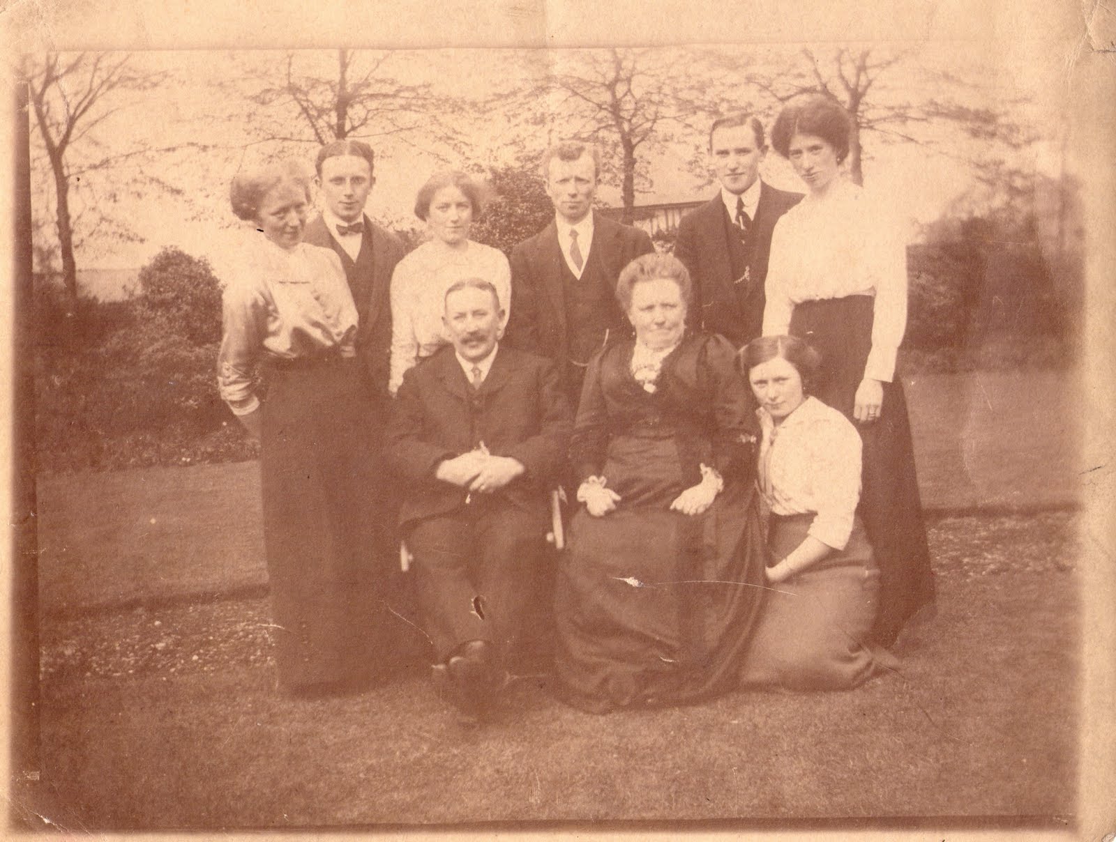 Photographs from my ancestors: More of the Dallow Family up to 20th ...