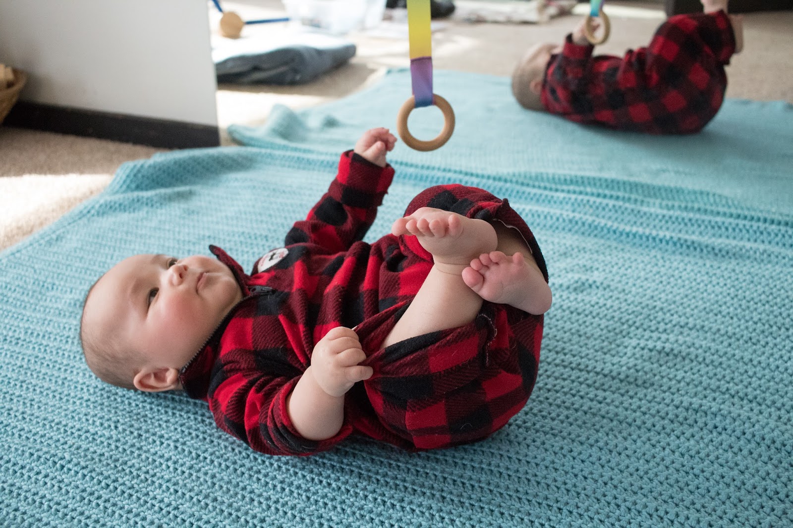 Natural Gross Motor Development -- Montessori Baby Week 18
