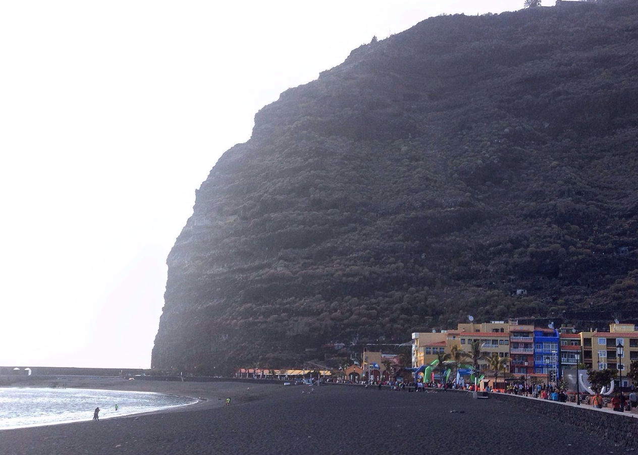 Saul Padua y Emily Collinge vencen el KM de Transvulcania '16 - RUNKM