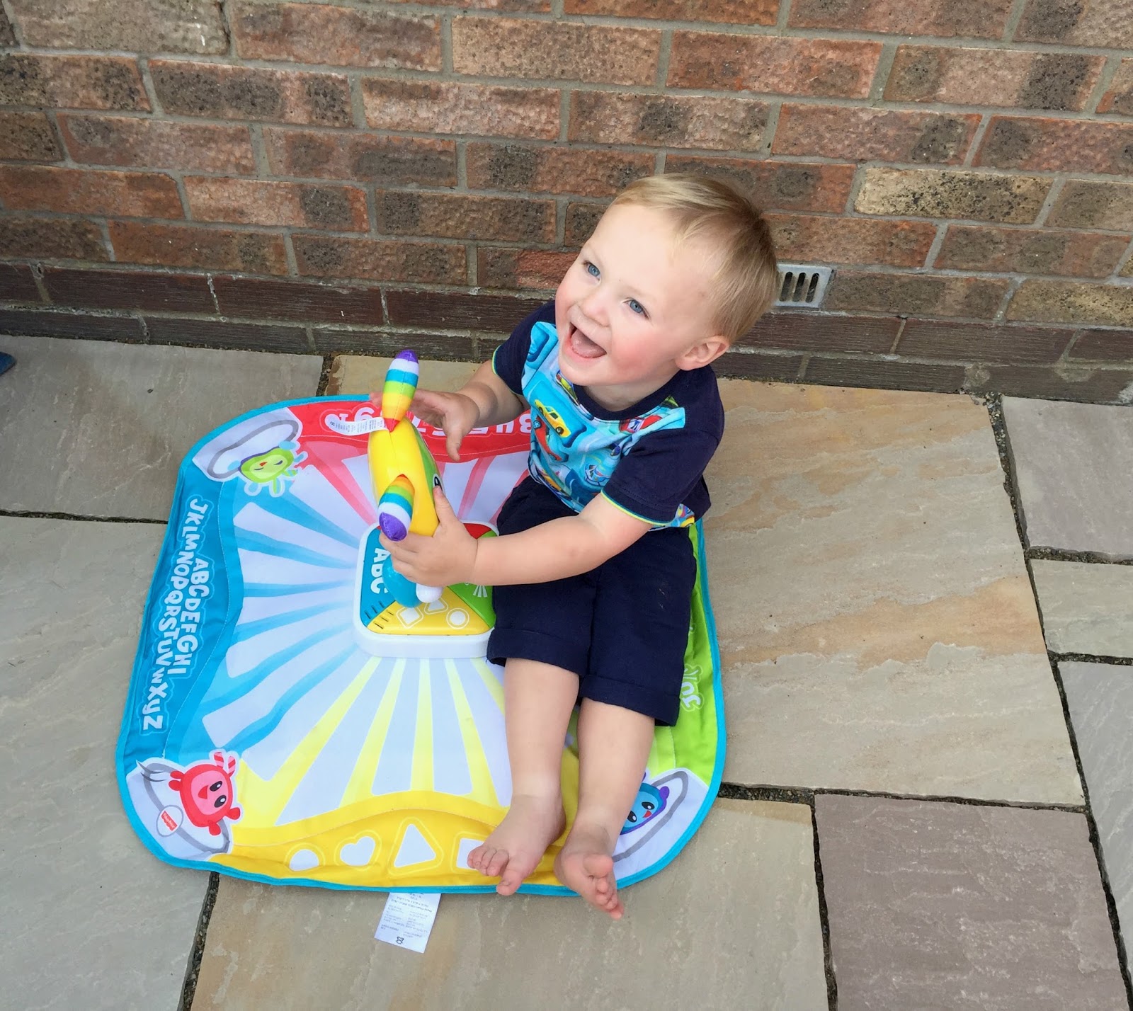 Fisher Price Bright Beats Learnin Lights Dance Mat - Review | Newcastle ...