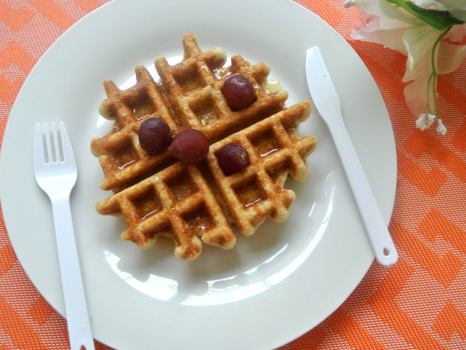 Praba's yummy experiments: Oats, Little millet and Apple Waffles ...