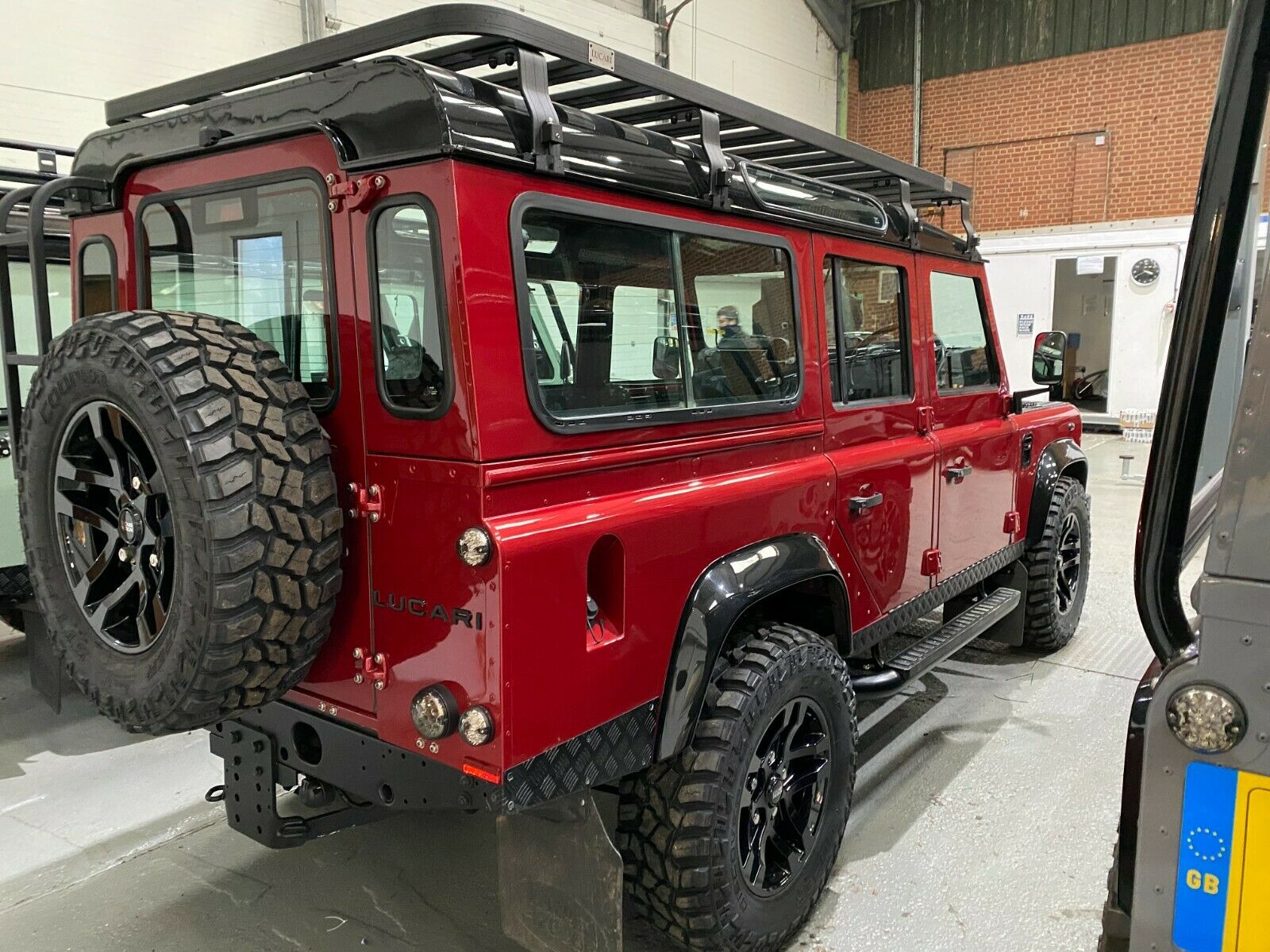 Landrover Defender: Land Rover Defender 110 2.2 TDCI 4 SEAT Station ...