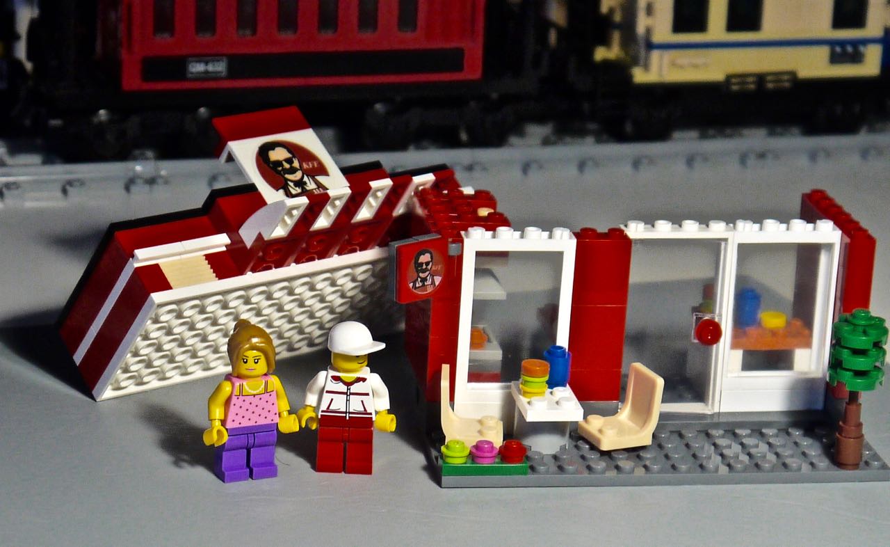 It's Not Lego: Hsanhe 6411-1 Not Lego KFC Shop Set Review