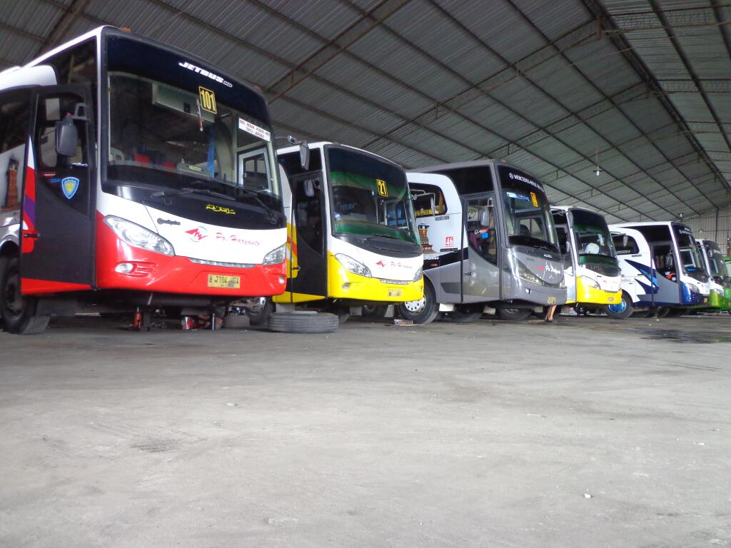 Omzet Po Haryanto Mencapai Ratusan Juta Rupiah Per Hari - Jalur Bus