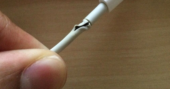 EL BLOG DEL BÚHO: Los cables de Apple y Greenpeace.