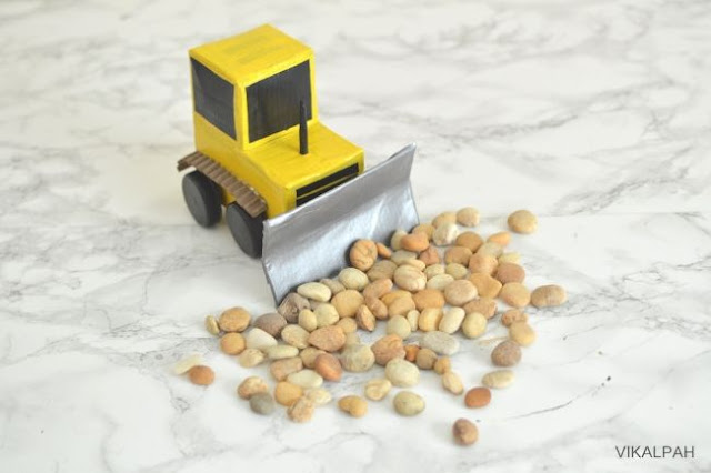 Vikalpah: How to make a bulldozer from a cereal box