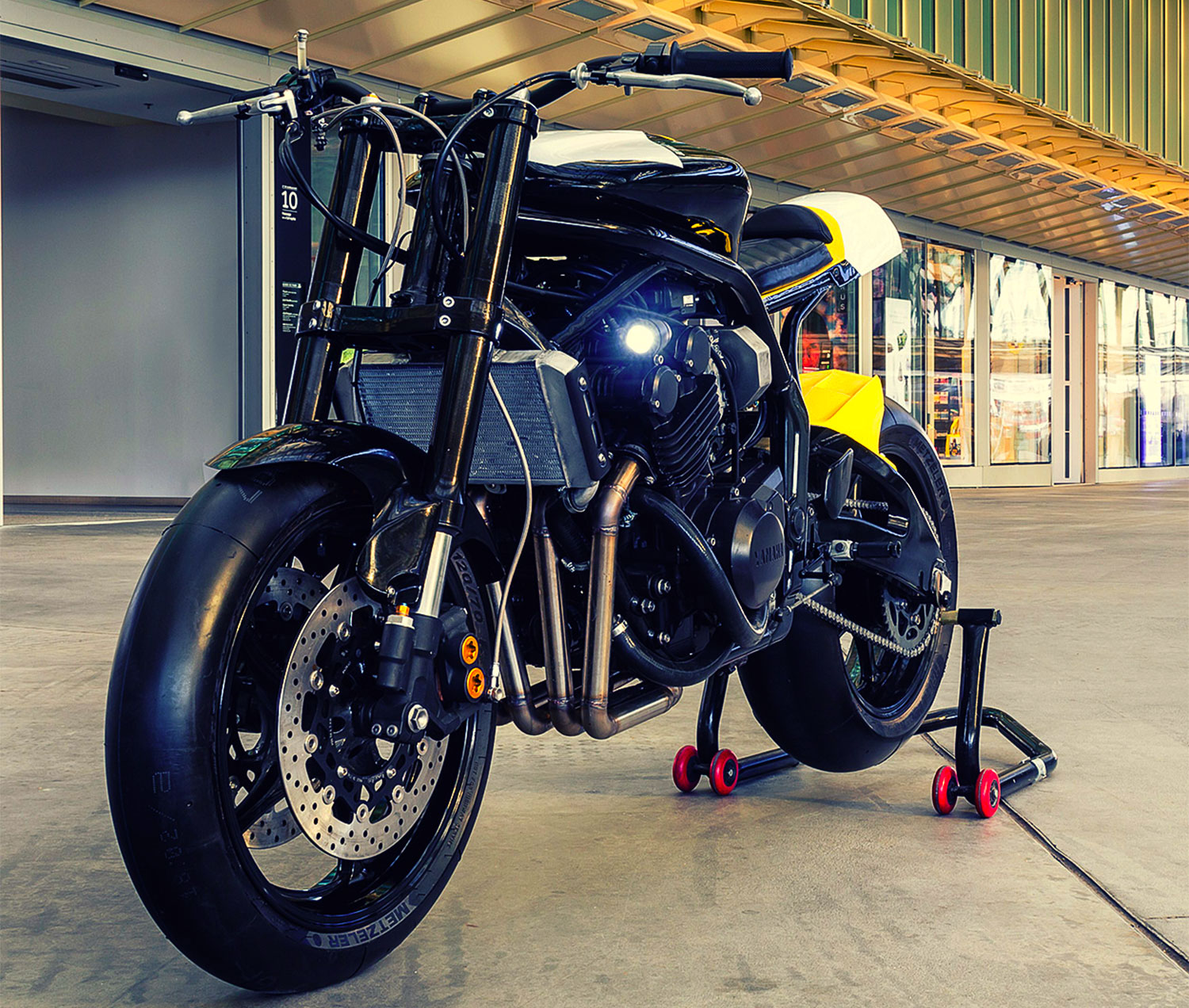Yamaha FZS600 Fazer Cafe Racer Modification By Bad Winner - Yamaha Old ...