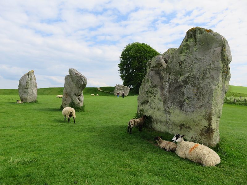The Travelling Lindfields: Avebury Henge: A stone circle to rival ...