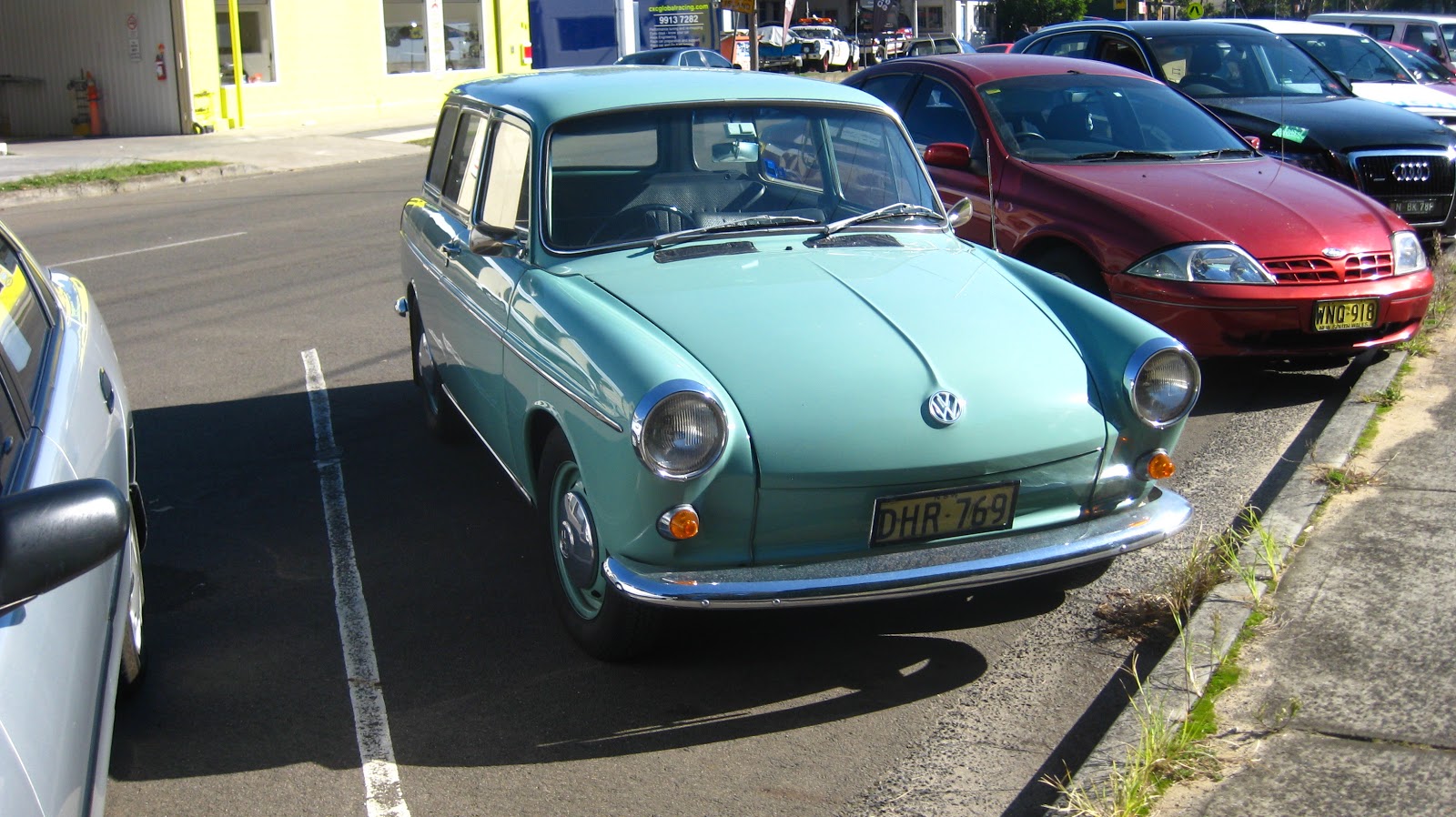 Aussie Old Parked Cars: 1971 Volkswagen 1500 Variant Type 3 Squareback