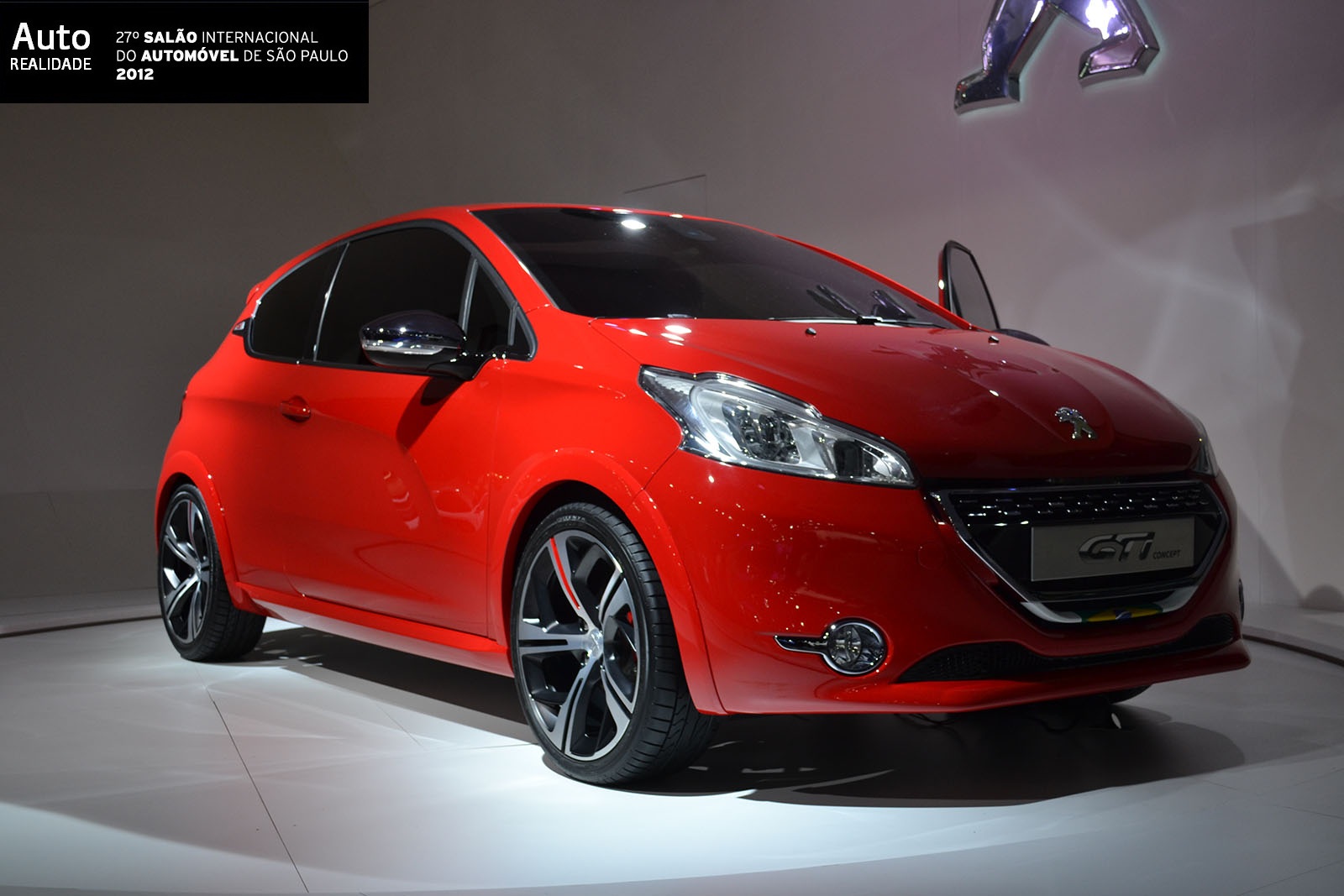 Peugeot 208 é destaque no Salão de SP