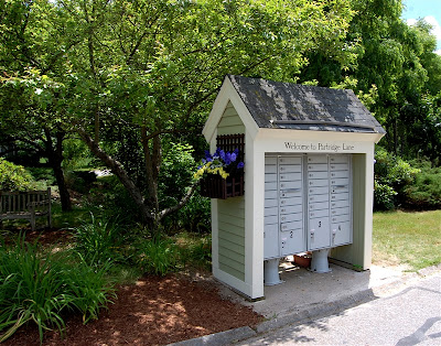 Capadia Designs: Neighborhood Mailbox Project - Part Two