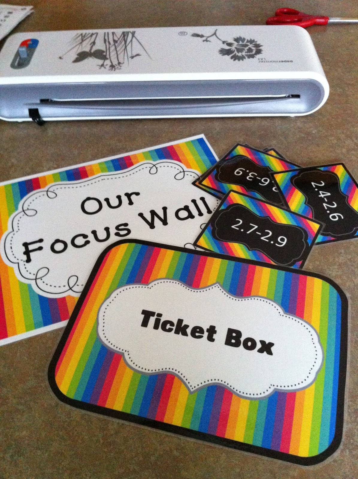 Creative Lesson Cafe: Classroom Decor Ideas