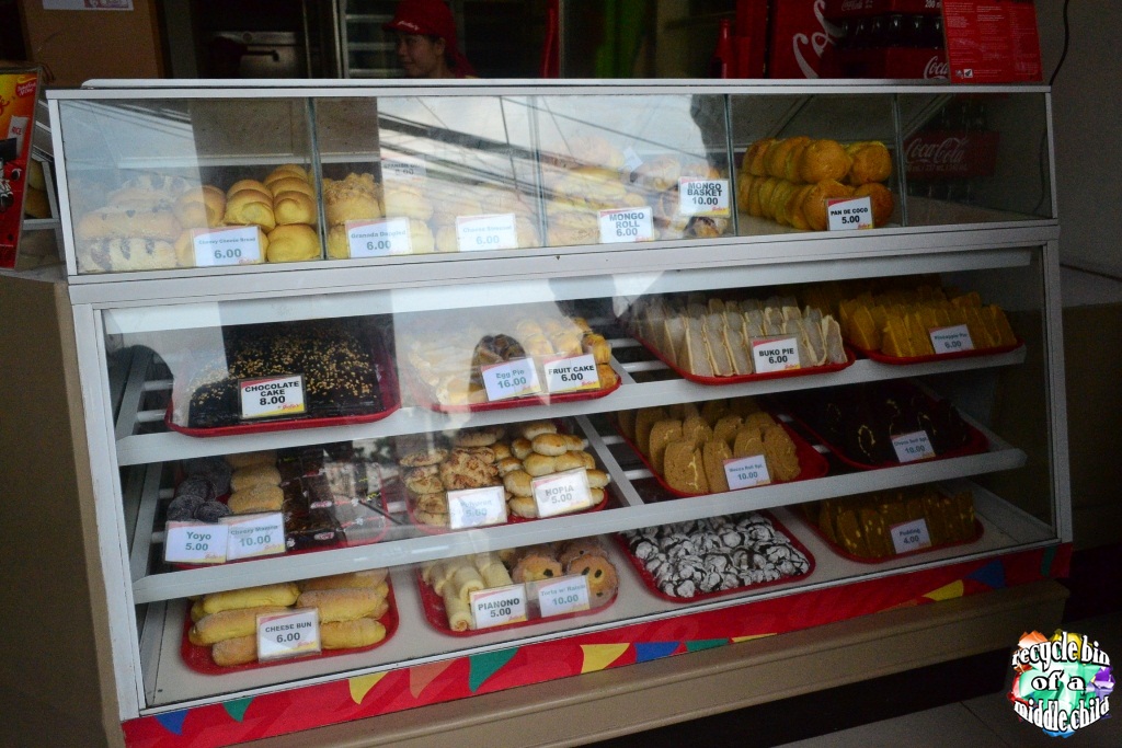 lafanggero: Julie's Bakeshop: 30 Years of Freshness