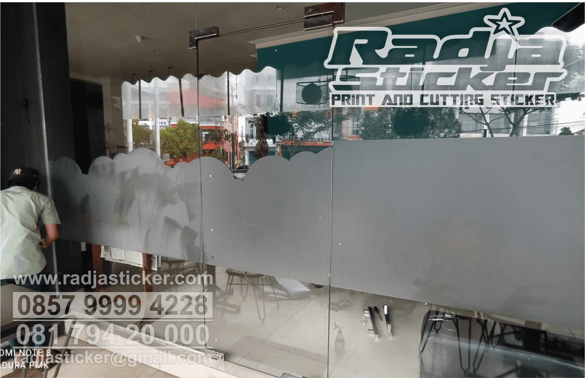 Jasa Bongkar Pasang Stiker Kaca Cafe | Stiker Kaca Sandblas Untuk Cafe ...