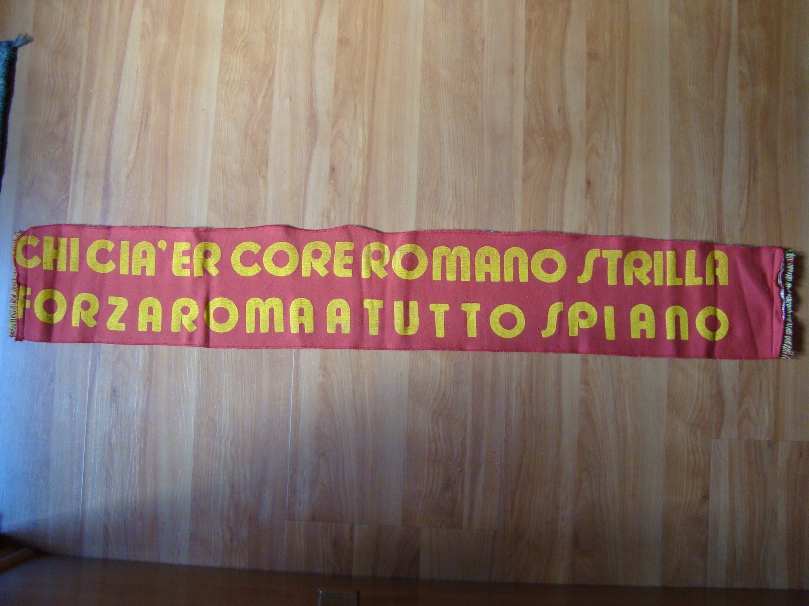 Material 1903: Bufanda Ultras Roma