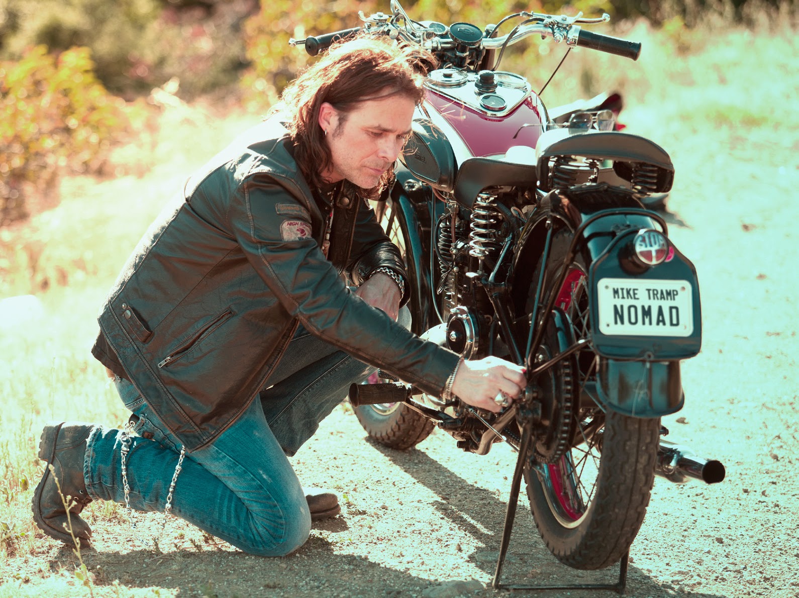 Roxx 2 Radio: Mike Tramp - Nomad (2015) Dinamarca