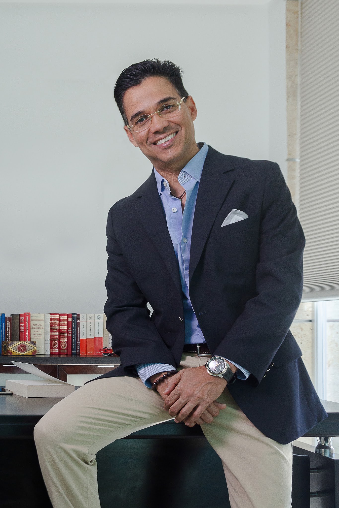 Javier Rondón presenta su nuevo libro "Dile adiós al piloto automático ...