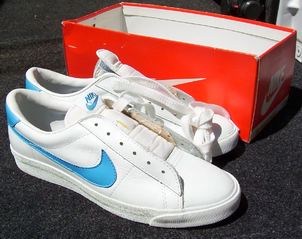 1981 NIKE RACQUETTE W/LB