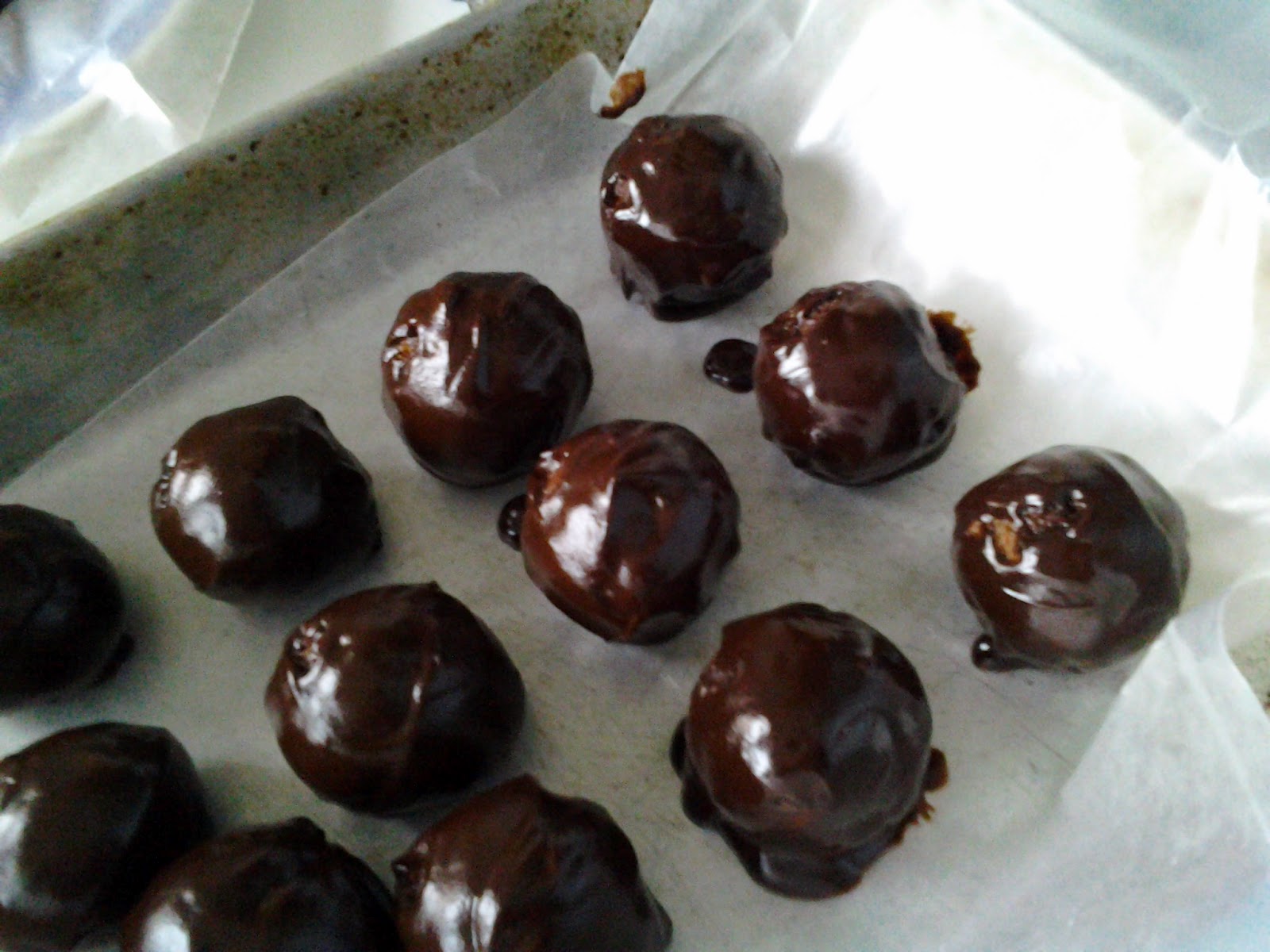Cousins in the Kitchen: Jelly-Filled Cake Balls