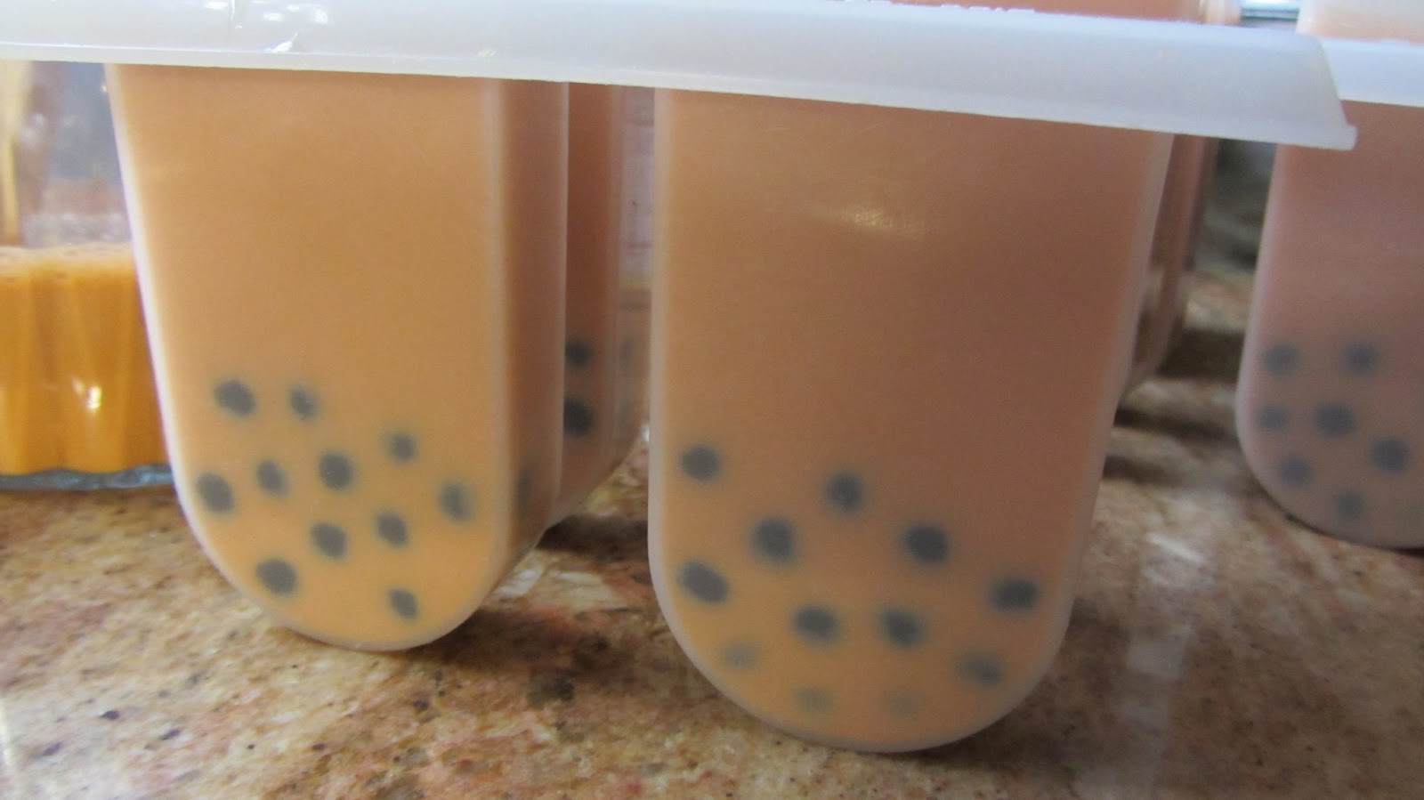 Let's eat......simple!: Boba Thai Tea Pops