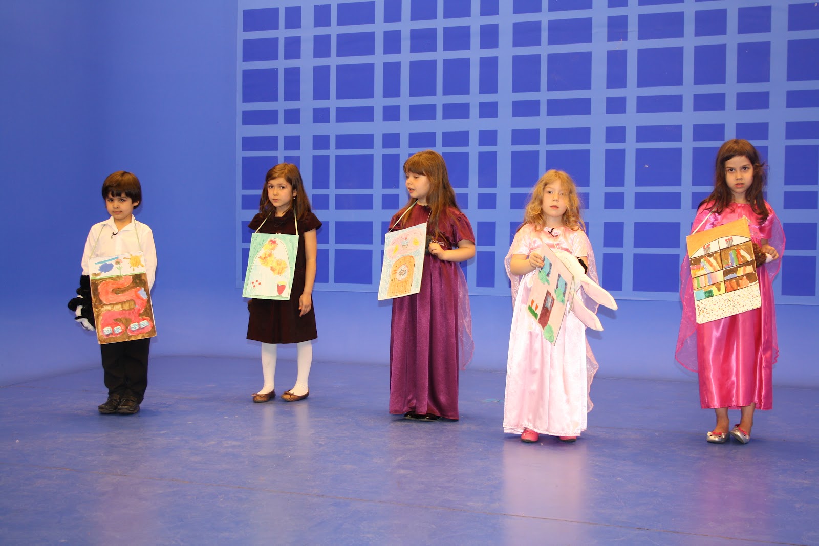 Mezzetino by Magda Condurache: Pisicile aristocrate by Mezzetino