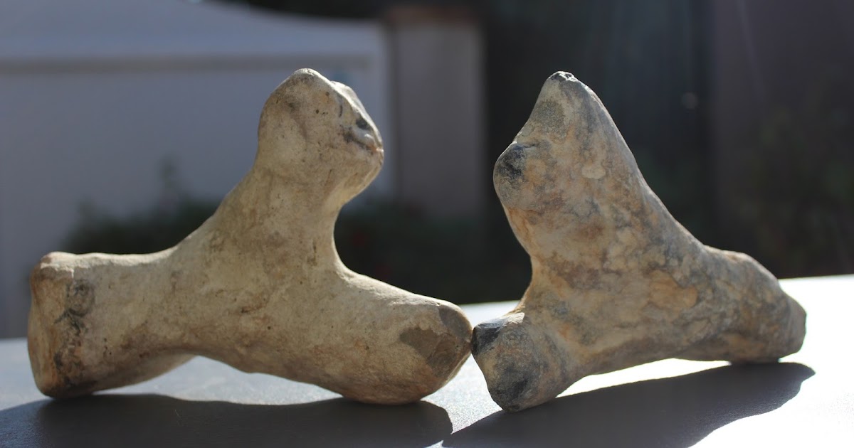 Archaeology of Portable Rock Art: Similar zoomorphic flint nodules with ...