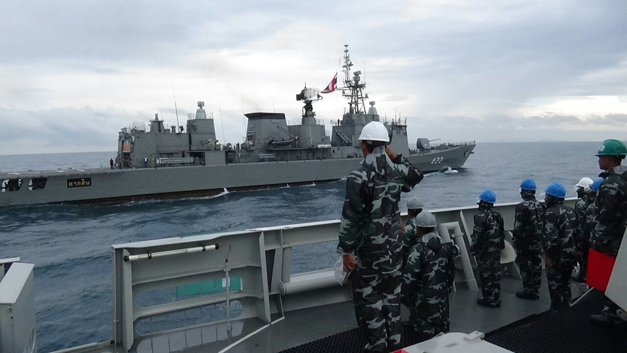 KRI R.E. Martadinata (REM)-331 Melaksanakan Latihan RAS | jejak defence