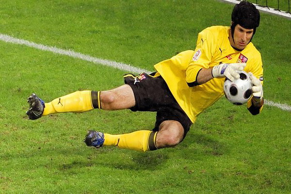 Football News: Cech was recognized as the player of the year in the ...