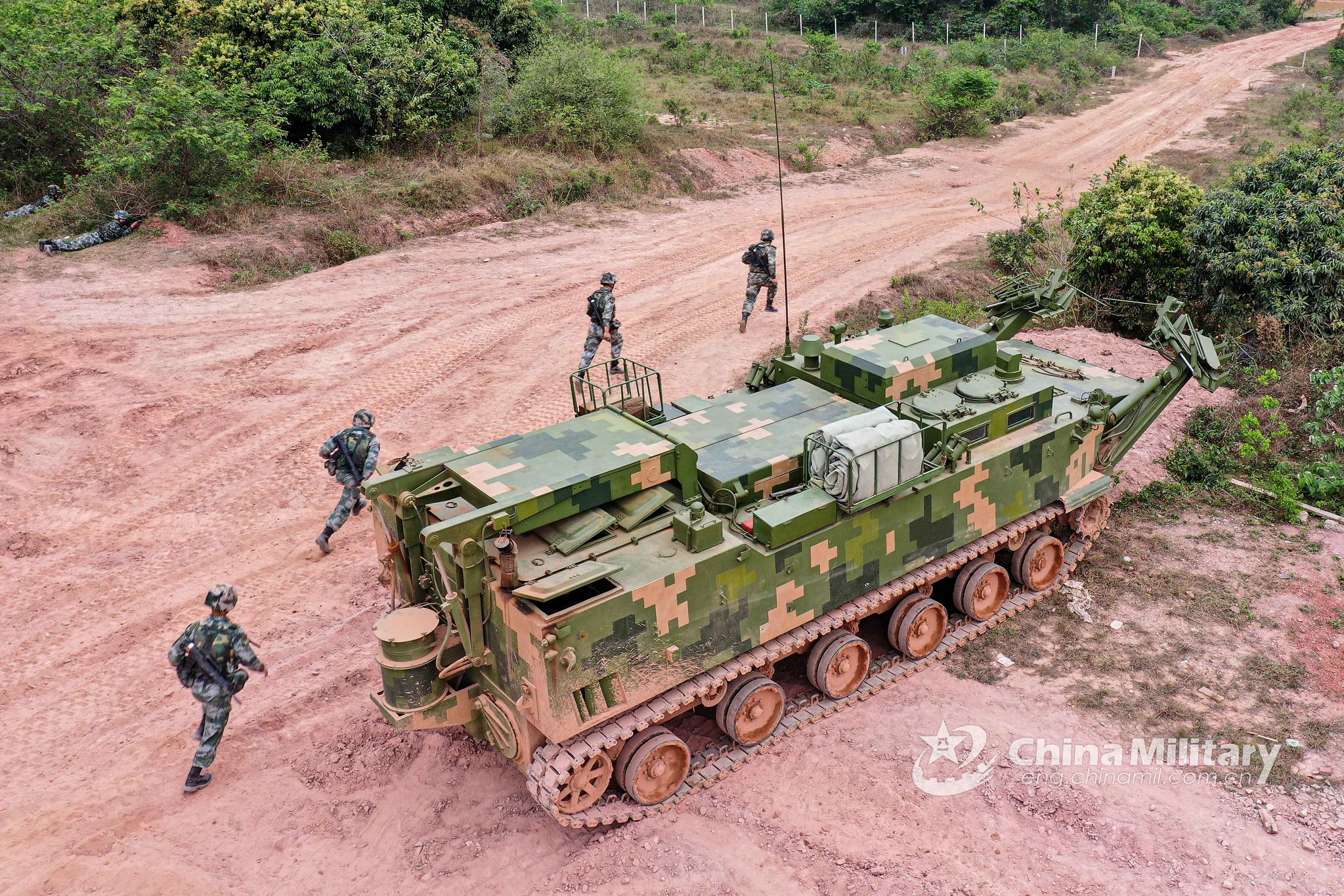 The Dead District: PLA's armored engineering vehicle
