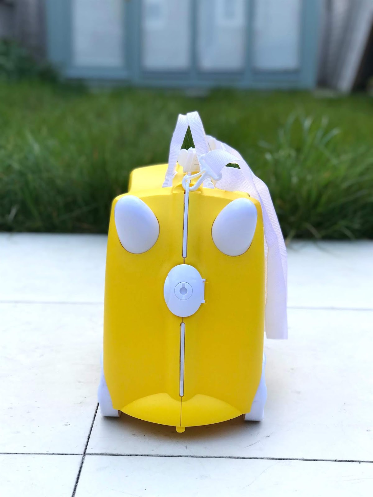 Trunki Ride-On Suitcase for Little Travellers / LUCY LOVES TO EAT