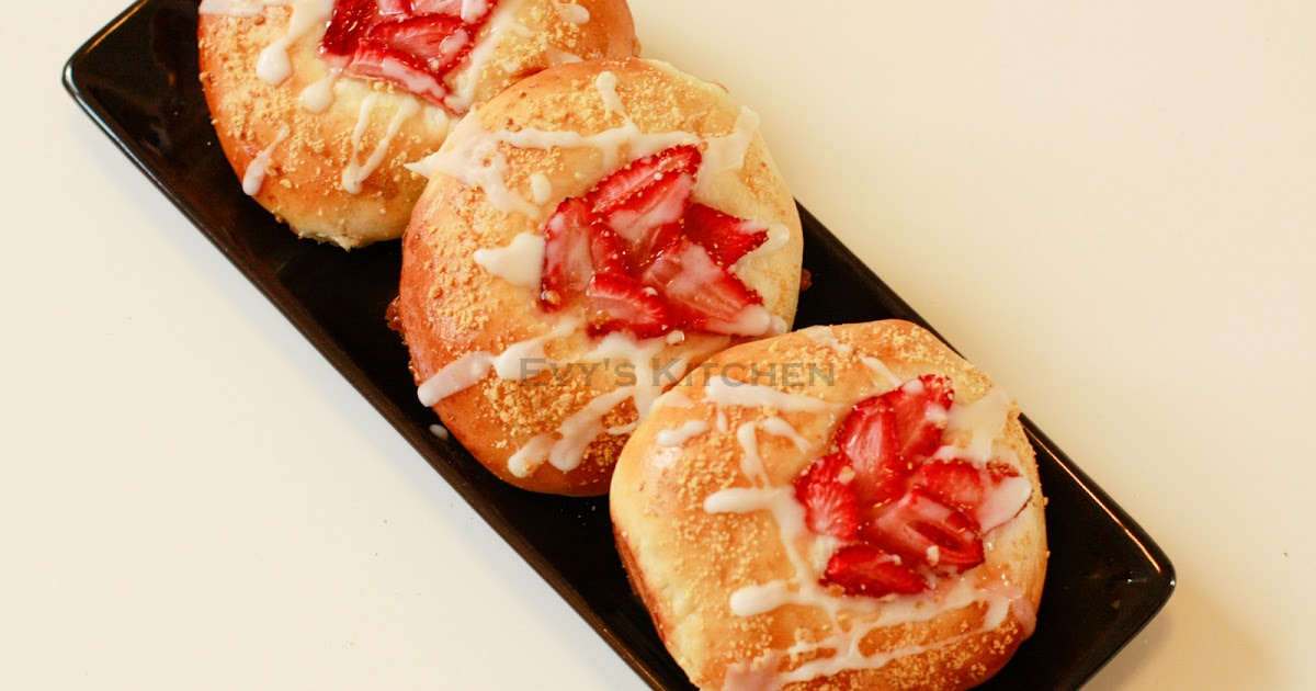 EVY's Kitchen: Strawberry Buns