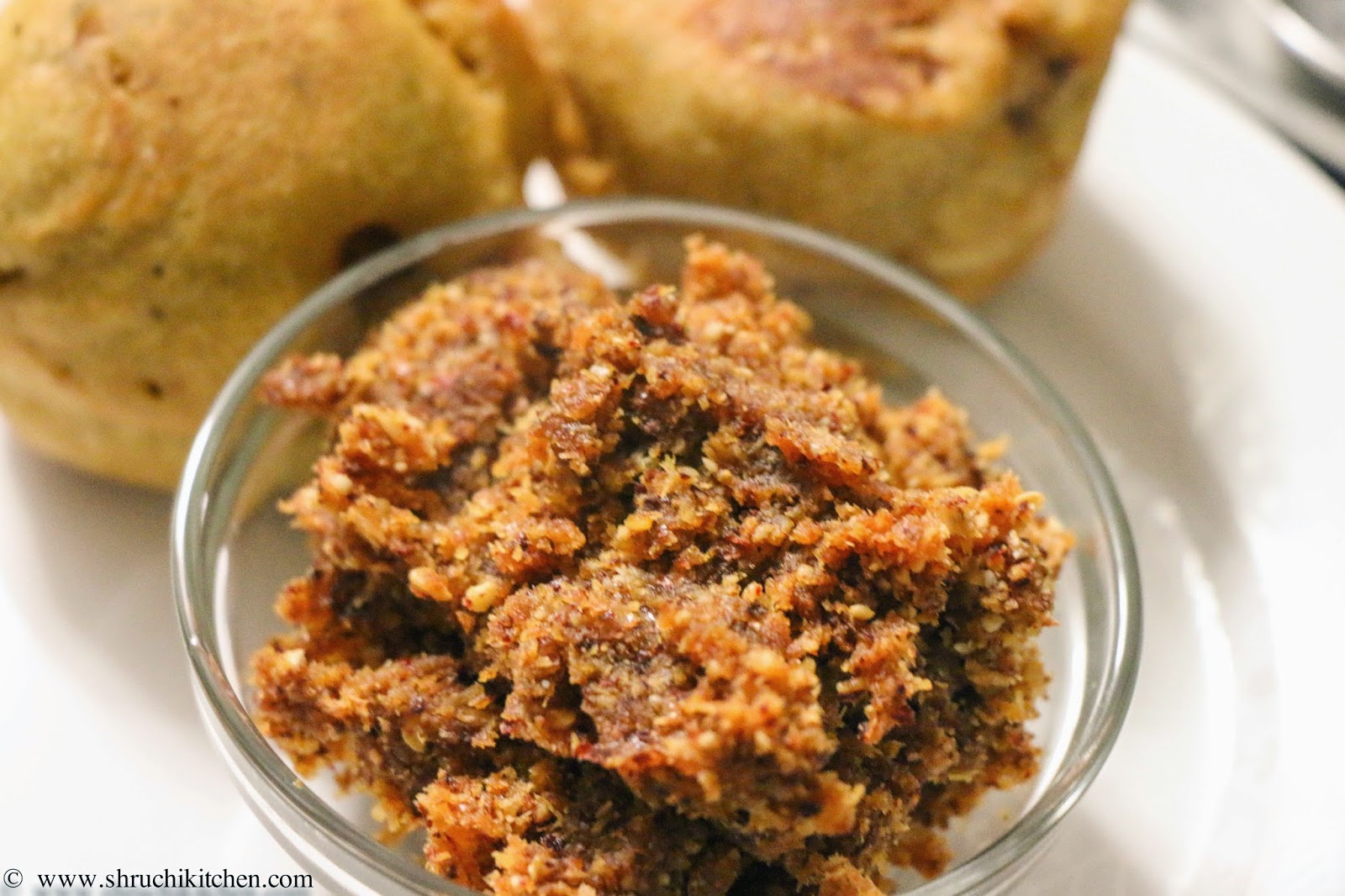 Shruchi Kitchen: Lasun (Garlic) chutney