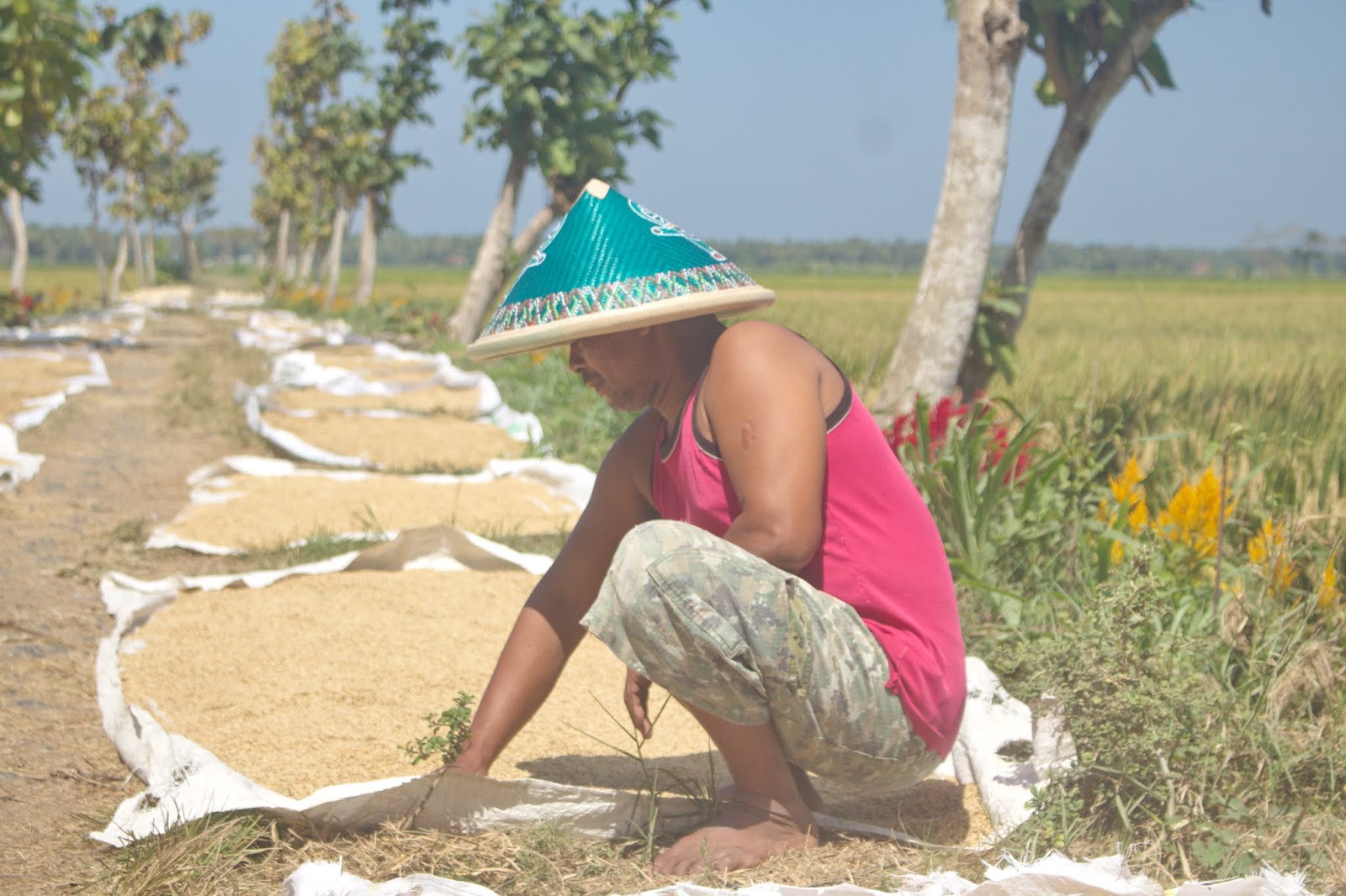 Caping Topi Petani Batik Titik Kerajinan Bambu Anyaman