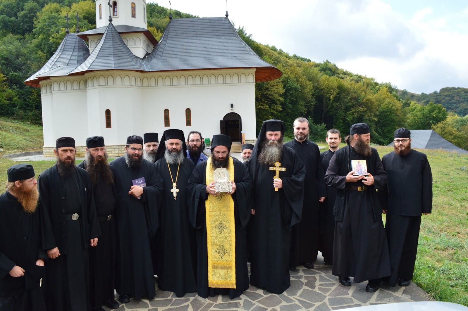 Dar!: Slujire la Manastirea Sfantul Ilie Nuseni, Jud Bistrita-Nasaud