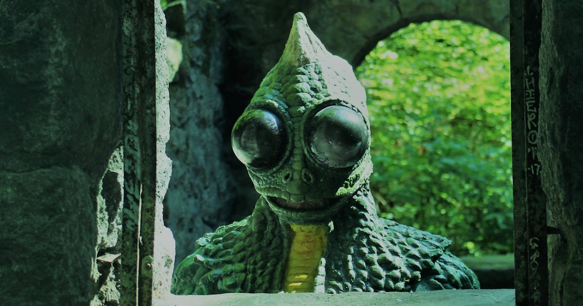 pollyanna's world: Weird Portland Wednesday: Sleestak...of course