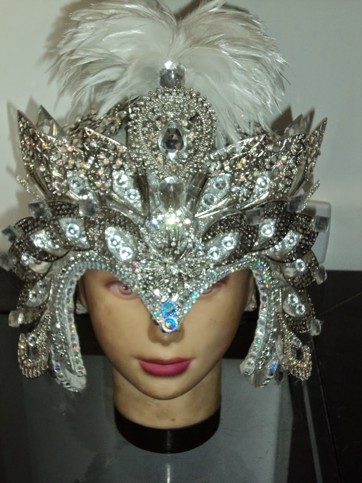 Grupo Ade Oba: Paramentações do Osaguian