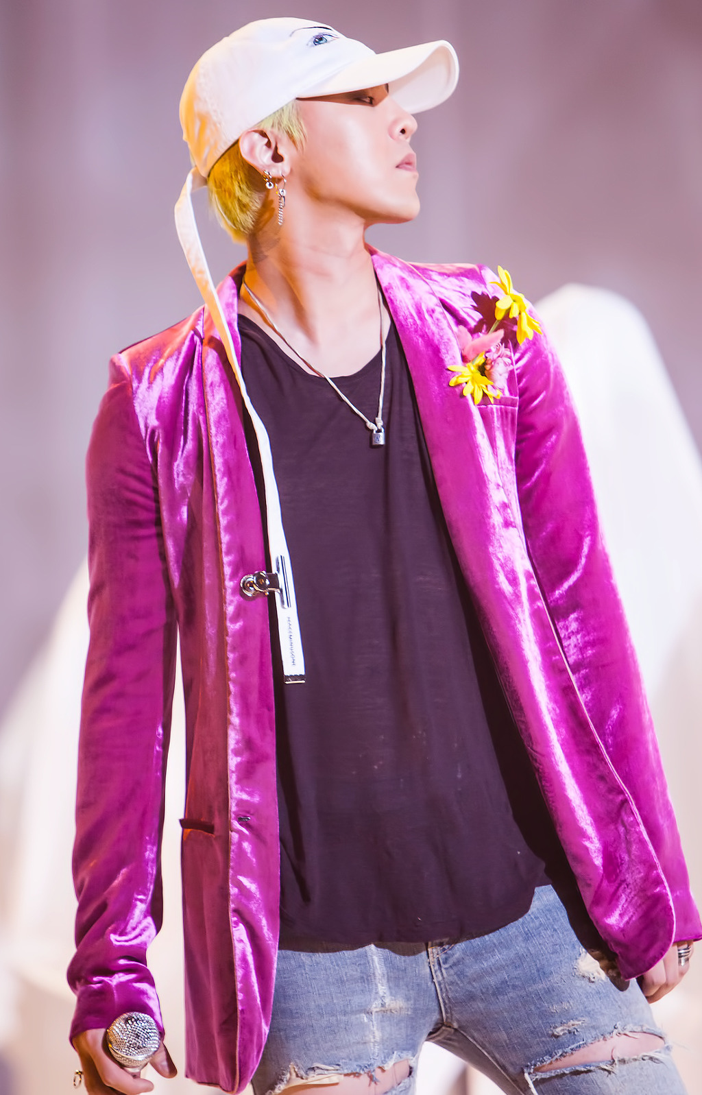 더쿠 - 과한데 과해보이지 않는 지드래곤 피어싱 스타일.jpg [스압]